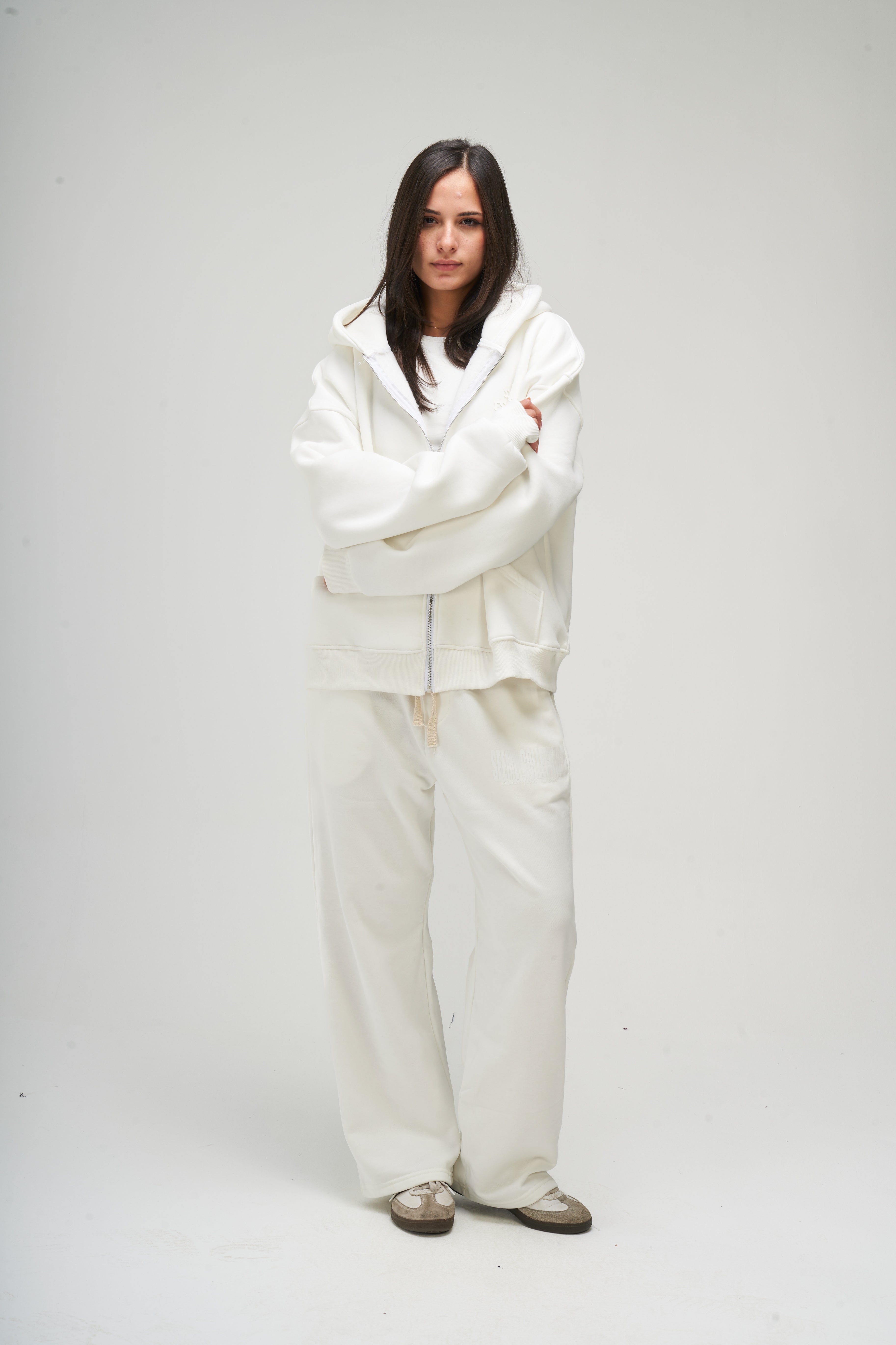 White Sweatshirt – Seemly Essentials