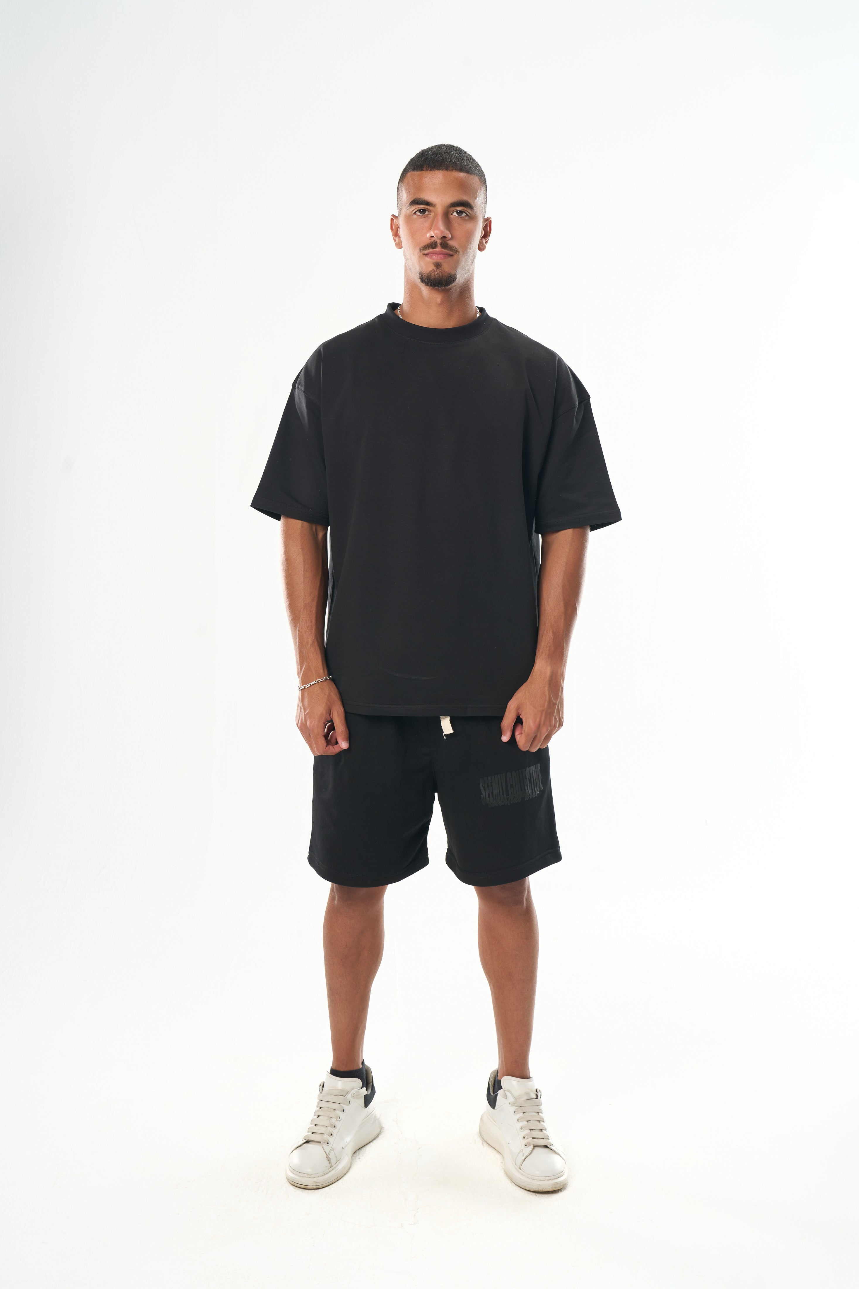 Black Basic T-Shirt – Seemly Essentials